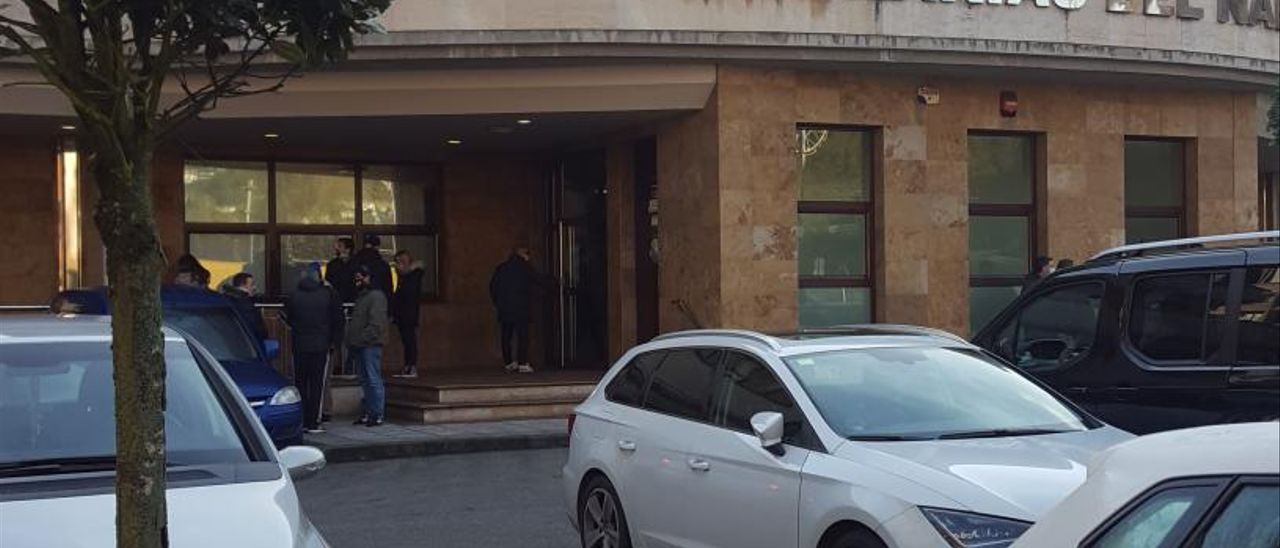 Langreo despide en la intimidad a Joshua Capel, el joven de 26 años que ...